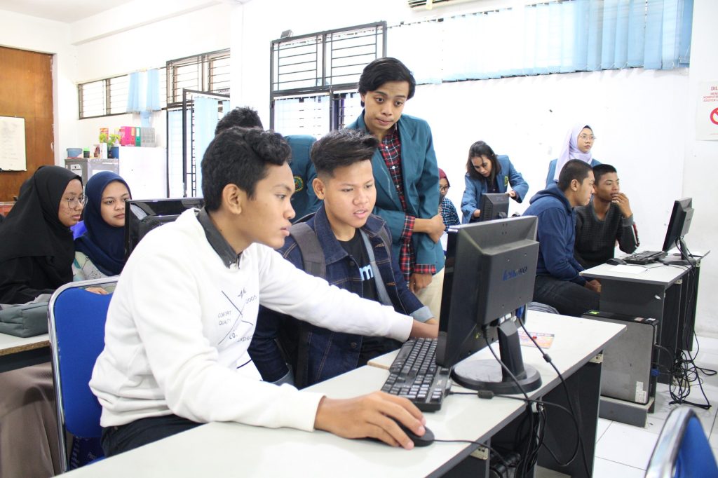 KENALKAN LOGIKA PEMROGRAMAN MELALUI PROGRAM ABDIMAS 2020 – Program Studi Teknik Informatika ITATS