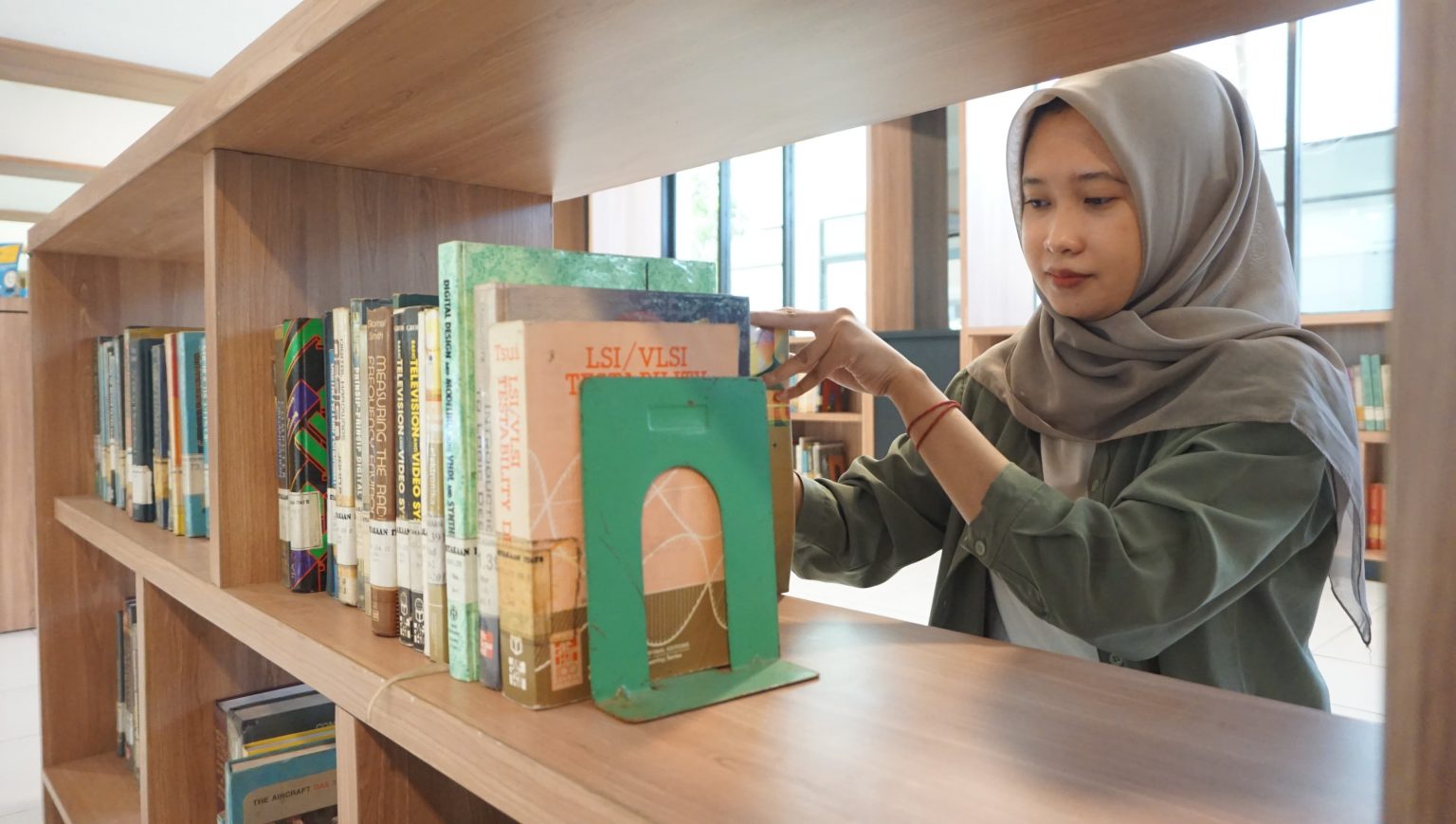 ITATS - Institut Teknologi Adhi Tama Surabaya